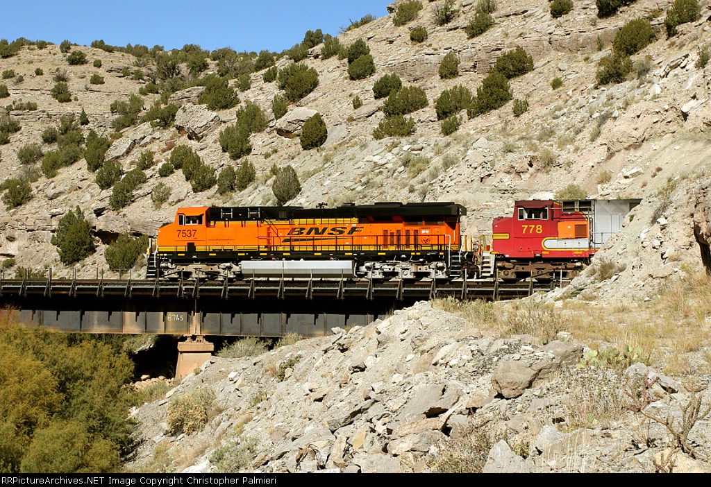 BNSF 7537